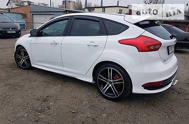 AUTO.RIA – Продам Форд Фокус 2017 (AI3411IB) бензин 2.0 хэтчбек бу в ...