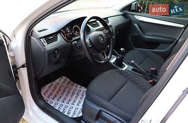 AUTO.RIA – Продам Шкода Октавія 2019 (PIKABTO) бензин 1.6 ліфтбек бу у Львові, ціна 15400 ...